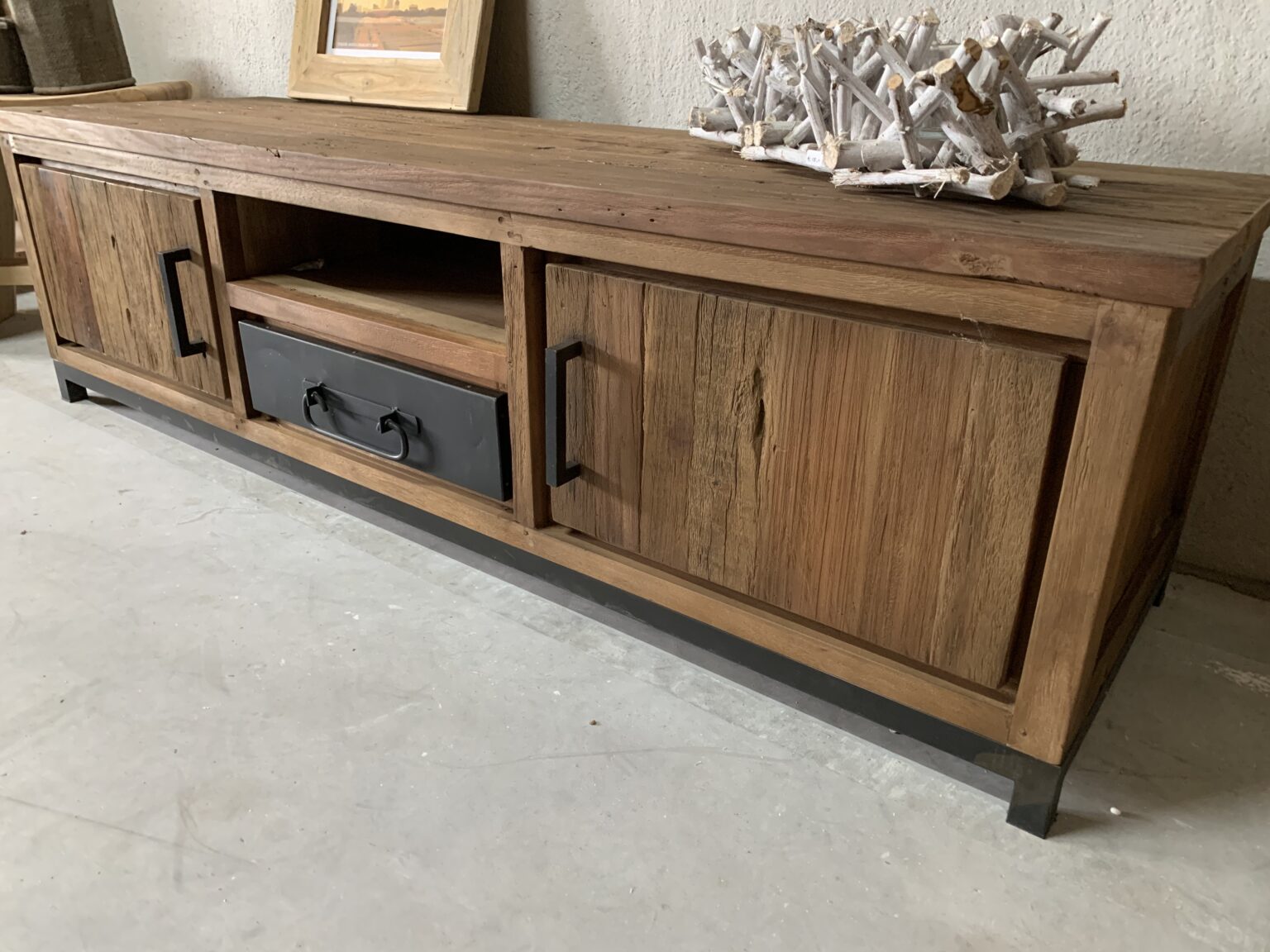 Audiomeubel rustiek industrieel | Polder TEAK